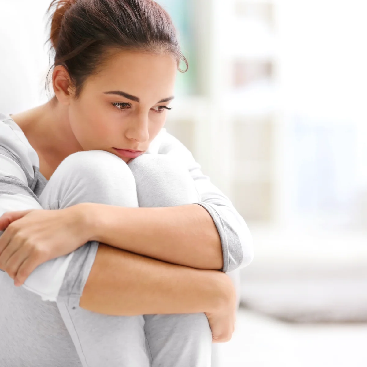 Do I Have Betrayal Trauma? 26 Symptoms To Know For Sure